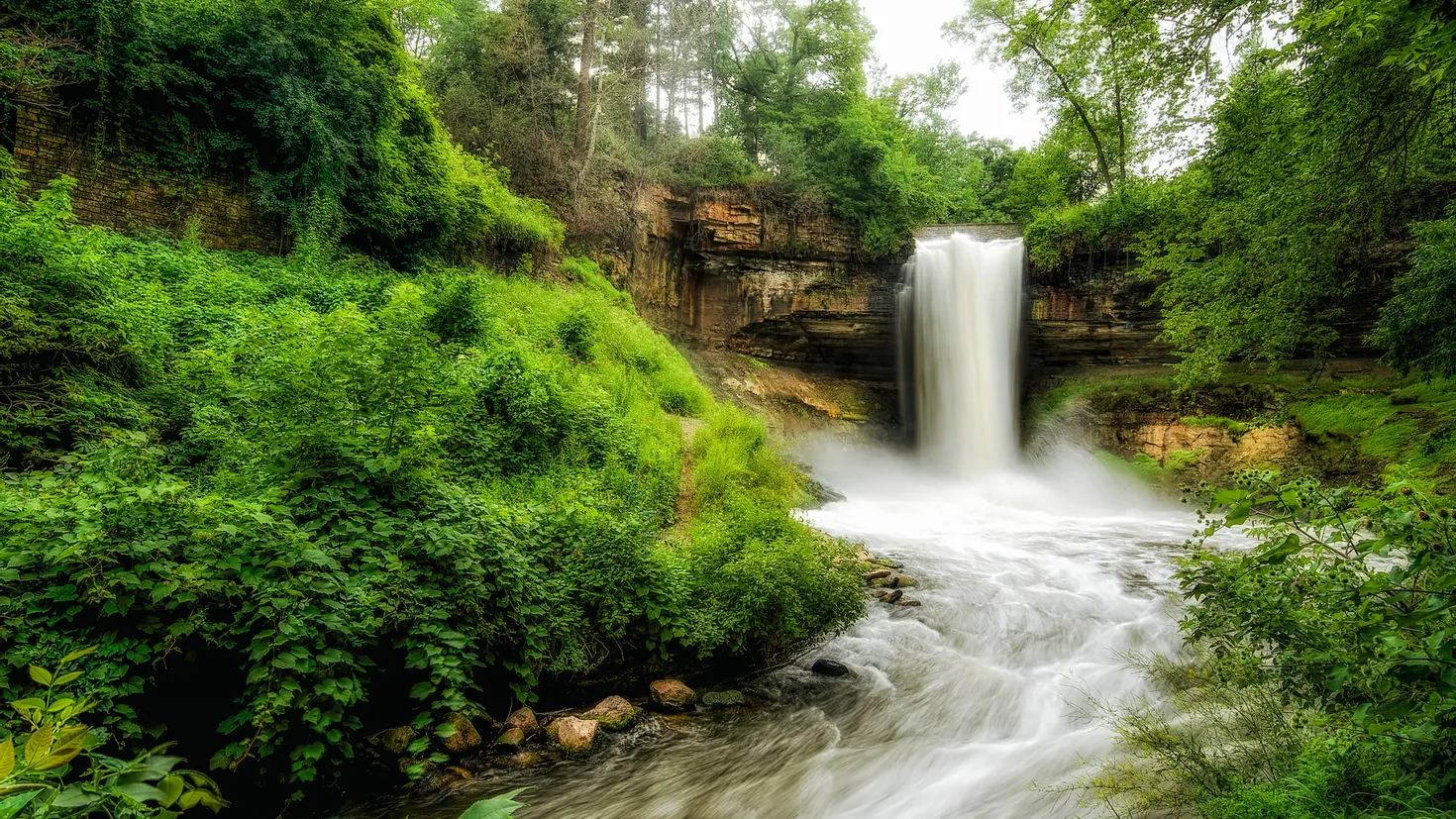 Desktop wallpaper: Earth, Waterfall, Forest, Hdr, Waterfalls 4K free ...