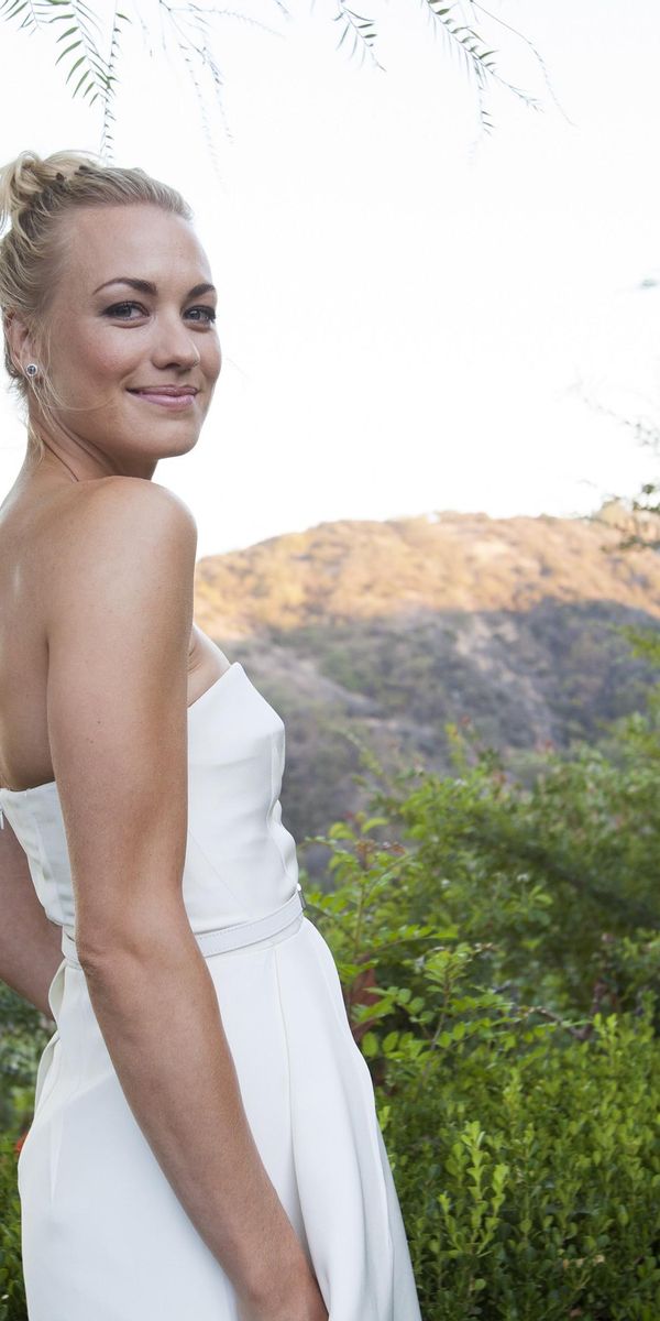 Desktop wallpaper: White Dress, Celebrity, Yvonne Strahovski, Actress ...