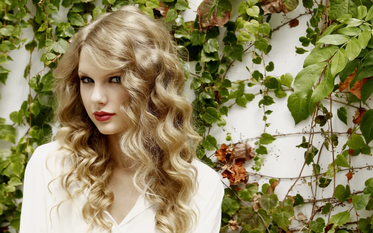 Free Taylor Swift 4K Wallpapers & Desktop HD Backgrounds for PC