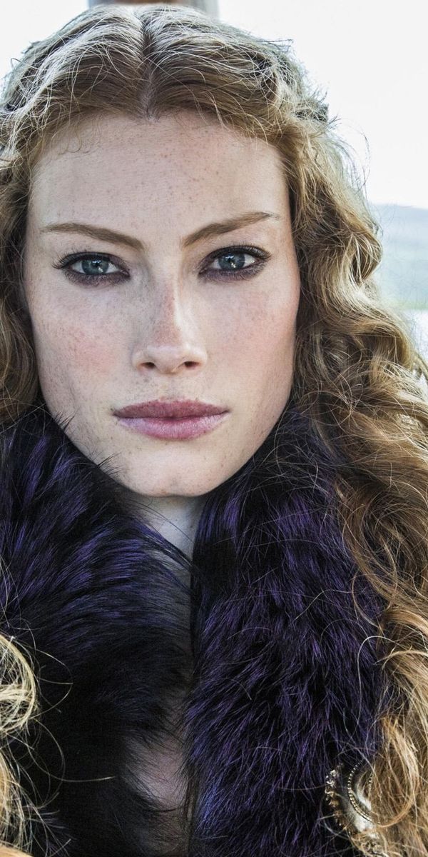 Aslaug (Vikings) Phone Wallpapers: Free 4K & HD Downloads | mob.org