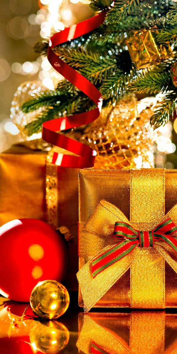 Desktop wallpaper: Christmas, Holiday, Christmas Ornaments, Gift 4K ...