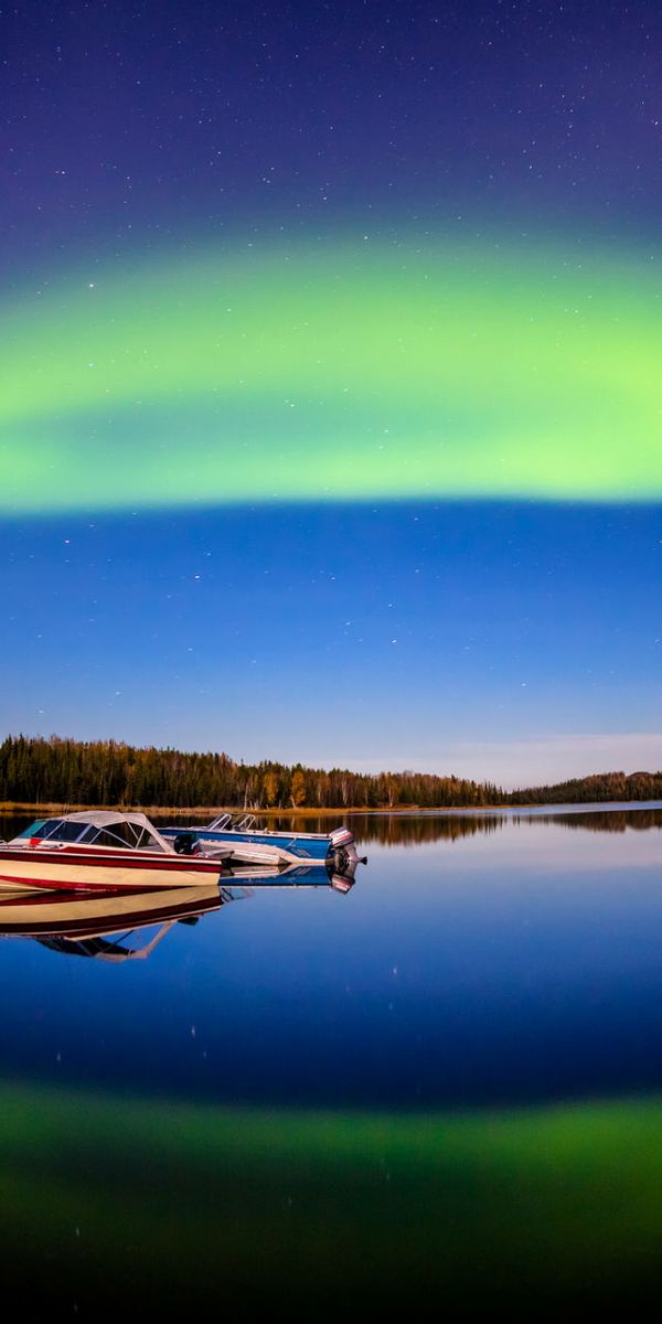 Phone wallpaper: Sky, Photography, Reflection, Aurora Borealis, Boat ...