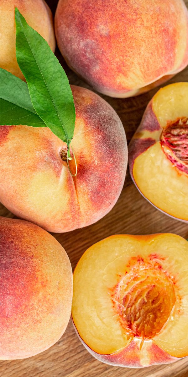 Desktop wallpaper: Leaves, Peaches, Fruits, Food, Ripe 4K free download ...
