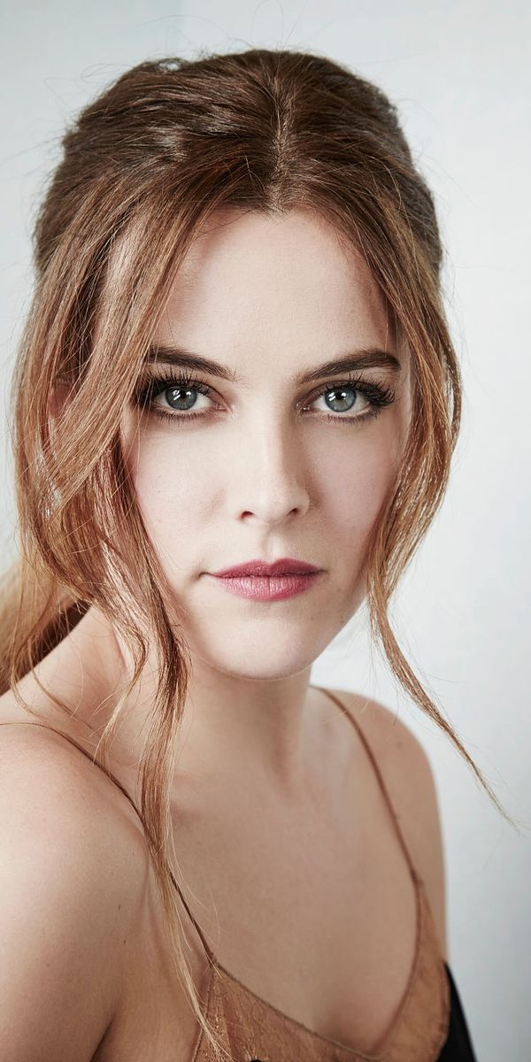 Desktop wallpaper: Celebrity, Riley Keough, Actress, American, Blue ...