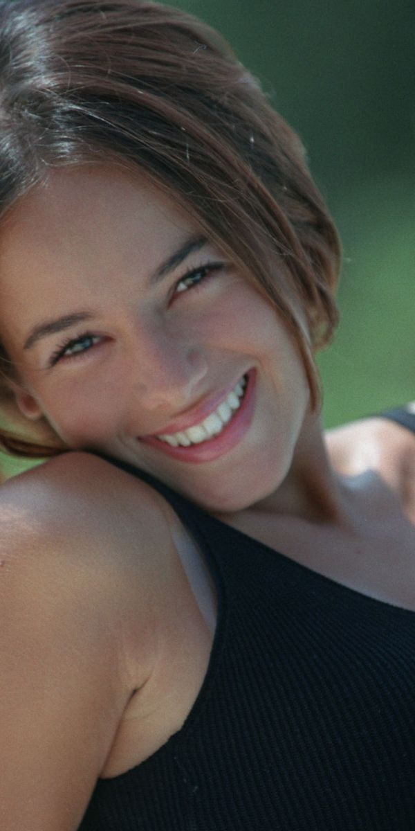 Desktop wallpaper: Alizee, Music 4K free download for PC. 605733