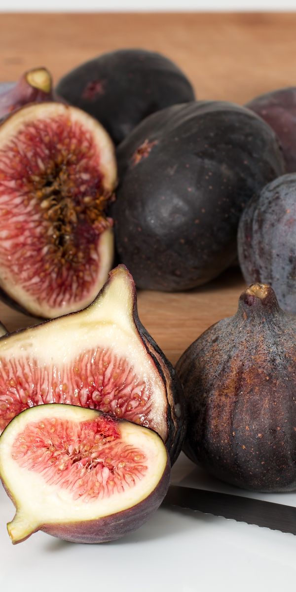 Desktop wallpaper: Food, Fig, Cutting Board, Fruits 4K free download ...