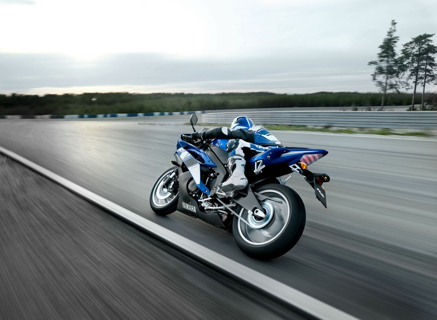 Free Racing 4K Wallpapers & Desktop HD Backgrounds for PC