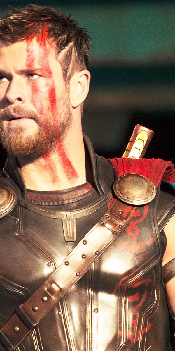 Phone wallpaper: Thor, Thor: Ragnarok, Chris Hemsworth, Movie 821789
