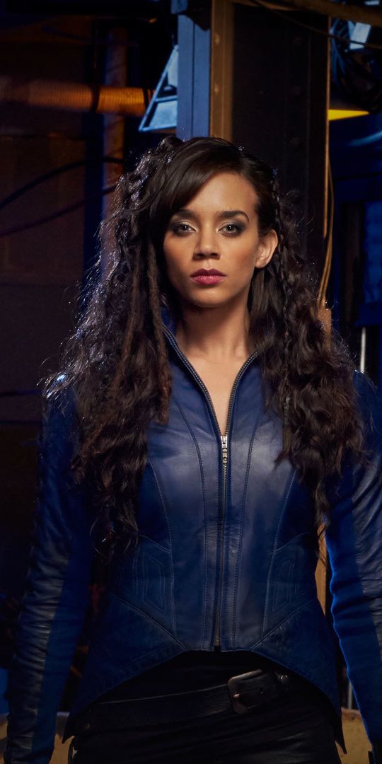 Phone wallpaper: Hannah John Kamen, Tv Show, Killjoys, Cast, Morgan ...
